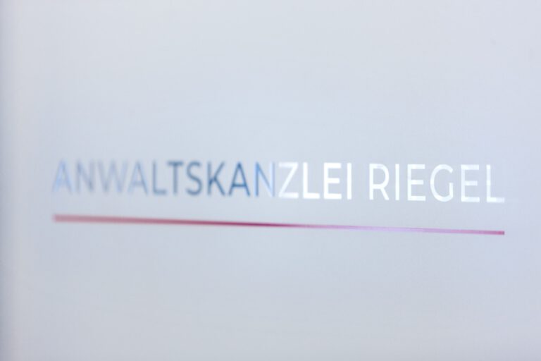 Rechtsanwalt Darmstadt: Fachanwalt Versicherungsrecht Bankrecht Anwalt